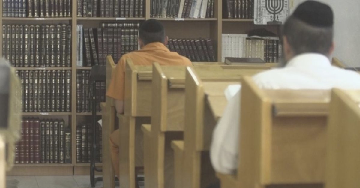 How Do You Celebrate Passover Behind Bars? An Inspiring Interview on Freedom Beyond the Bars ...