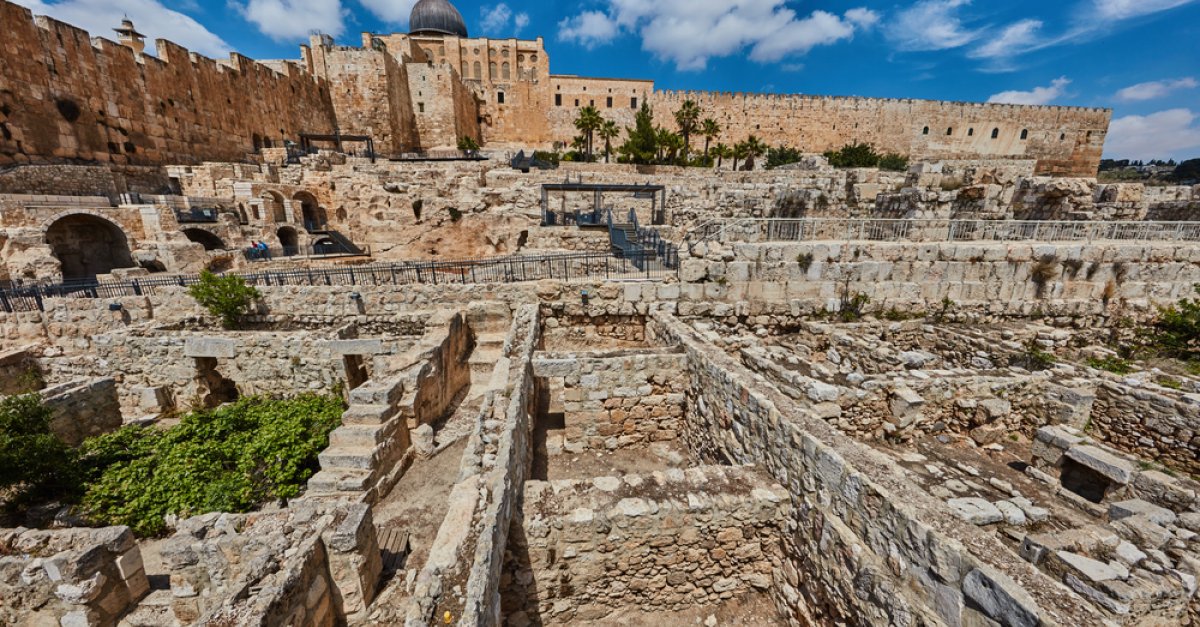 The Golden Bells of the High Priest: Hidden Meaning and a Remarkable ...