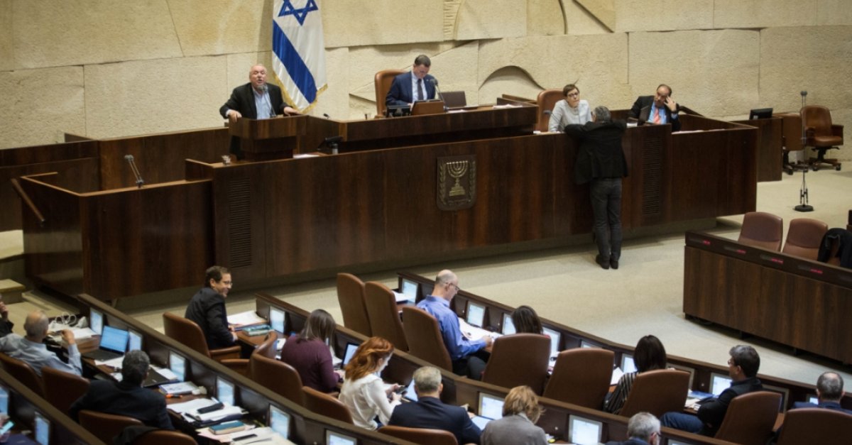 יום דרמטי בכנסת כיצד מתכננת הקואליציה להעביר את חוק המרכולים הידברות