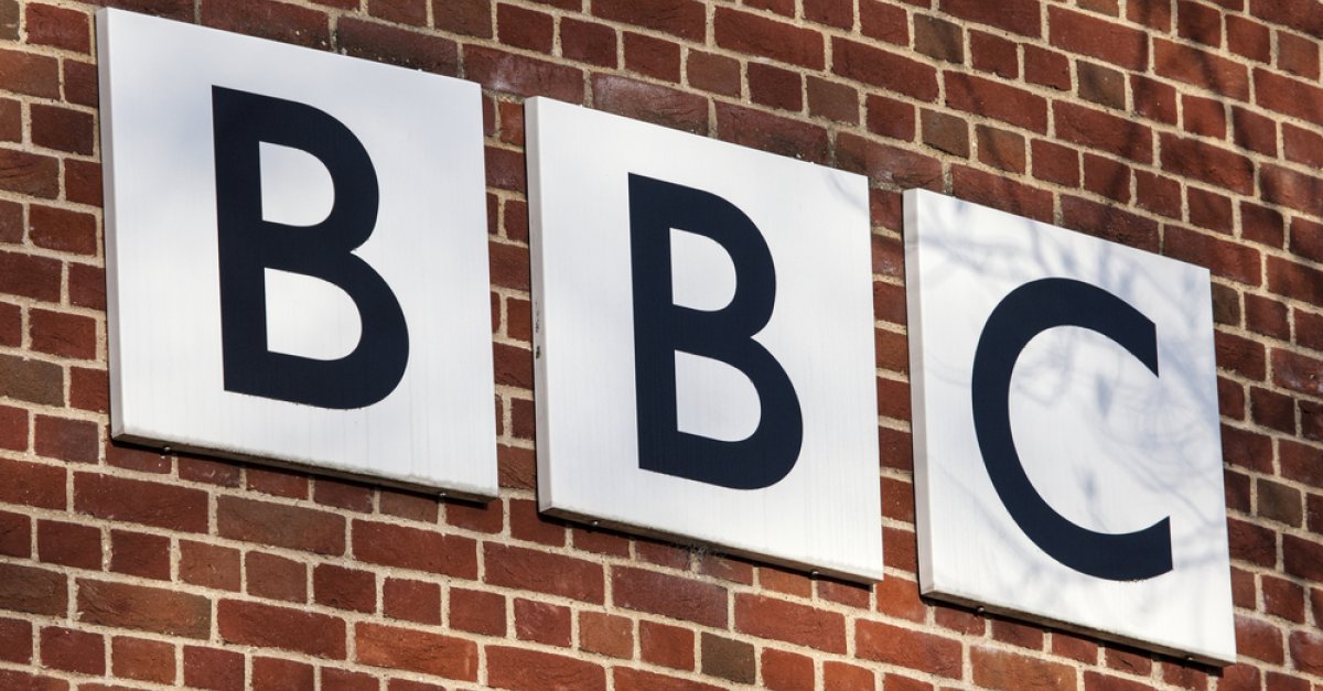 חוצפה: ה-BBC מאפשר לפרו-פלסטינים להשתתף בהפגנות - אבל ליהודים לא - הידברות